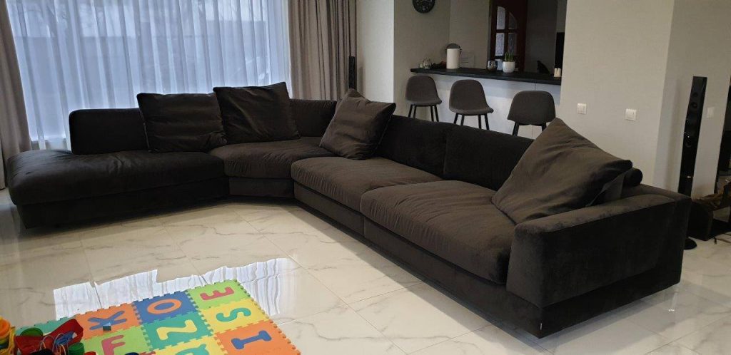 Dīvāns Infinity Bellus ir ērts modulējams dīvāns. Mākoņistēmas dīvāns.