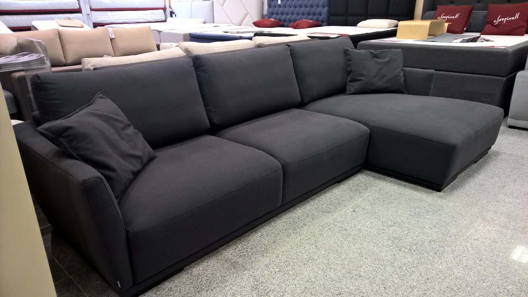 Dīvāns Carisma- modulējams dīvāns, dažādi izmēri, stūra izvēle. Bellus.