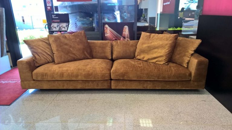 Dīvāns Infinity Bellus ir ērts modulējams dīvāns. Mākoņistēmas dīvāns.