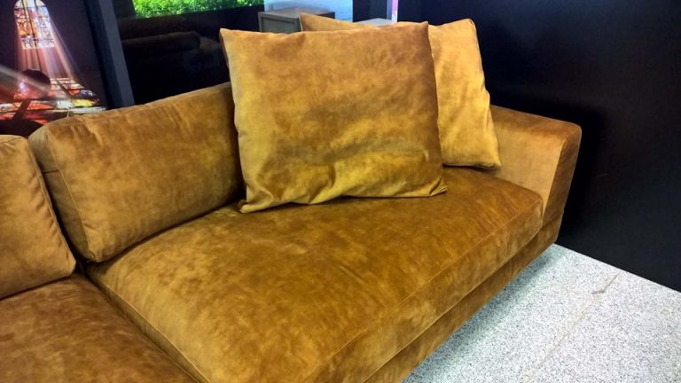 Dīvāns Infinity Bellus ir ērts modulējams dīvāns. Mākoņistēmas dīvāns.