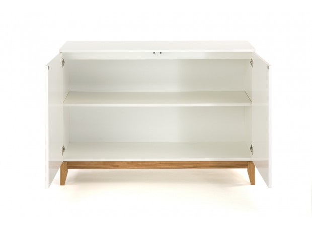 Kumode Blanco -eleganta kumode no Woodman Blanco mēbeļu sērijas.